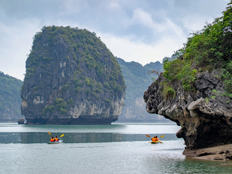 Halong Bay Overnight Cruise on Bhaya Classic | Best Seller